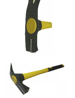 Magnetic Hammer | householdgoods.com